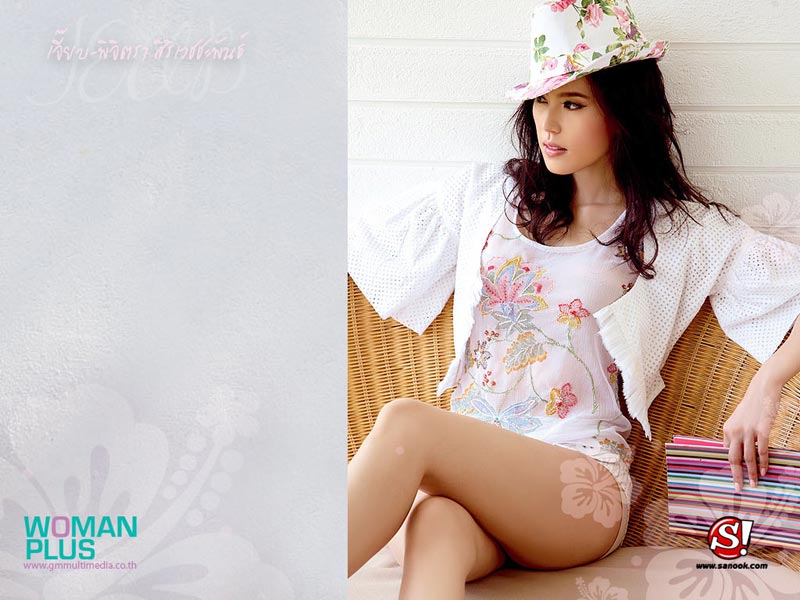 Jeab Pijitra เจี๊ยบ-พิจิตรา - Fashion Report